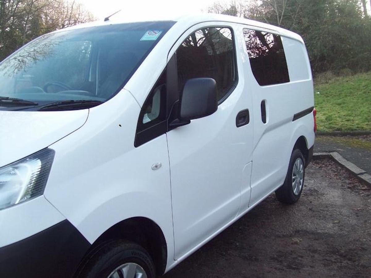 Nissan NV200 N/S/F Fixed Window in Privacy Tint – Wholesale Van Accessories