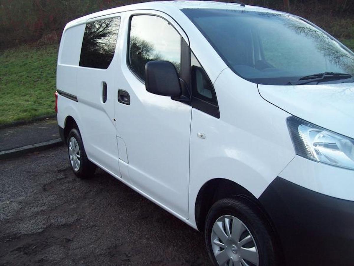 Nissan NV200 O/S/F Fixed Window in Privacy Tint – Wholesale Van Accessories