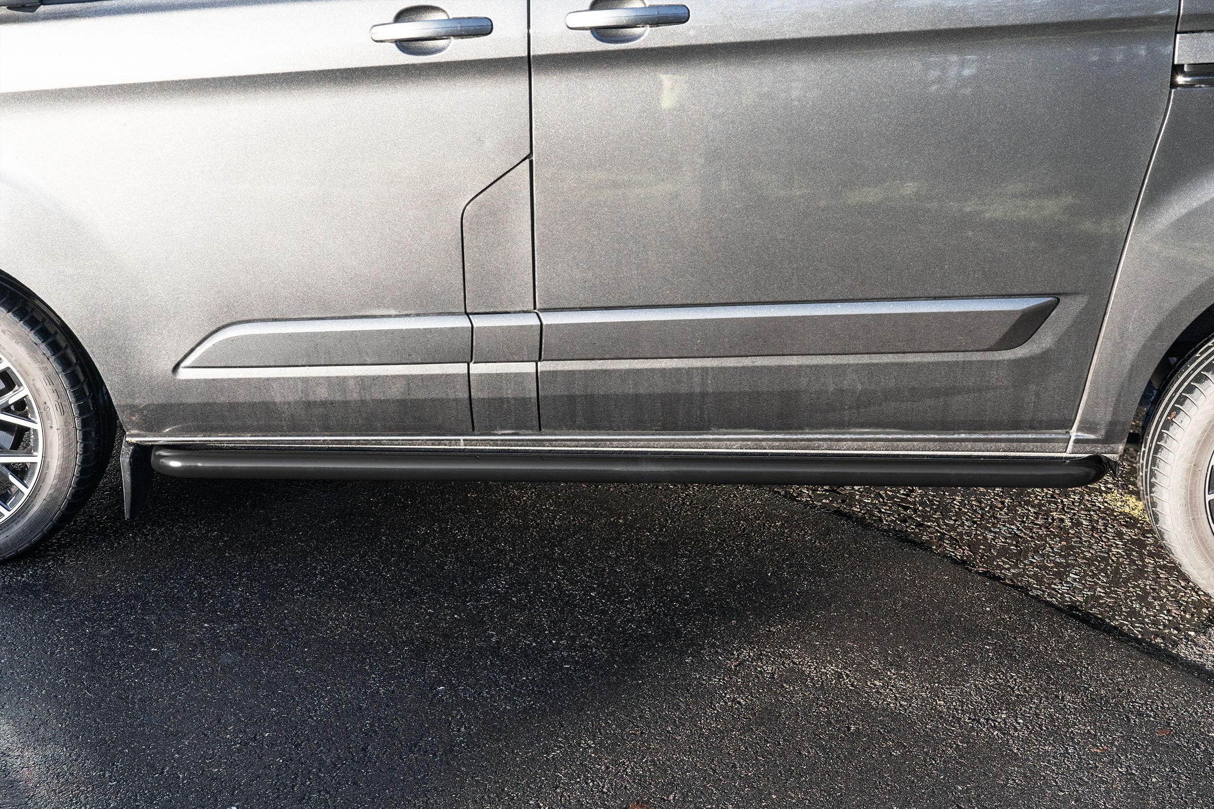 Transit Custom Gloss Black OEM Style Sidebars (SWB L1) – Wholesale Van ...