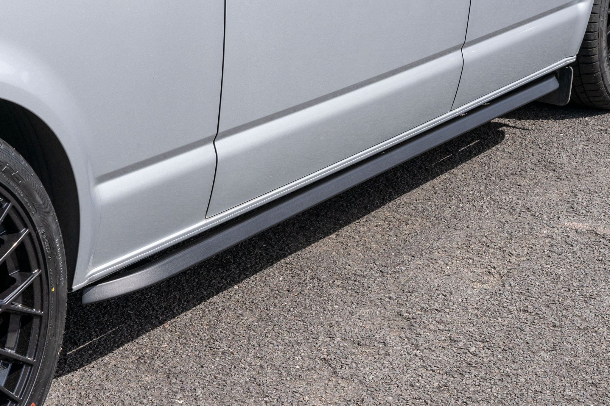 T5/T5.1 Matt Black Trapezoid Sidebars SWB – Wholesale Van Accessories